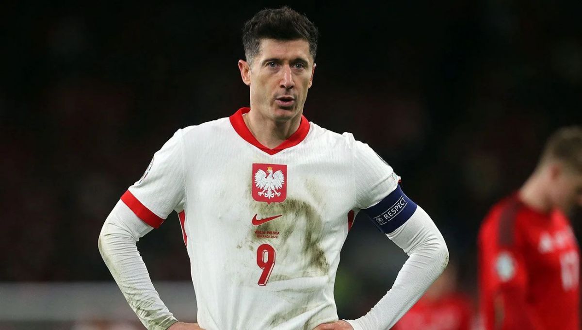 Robert Lewandowski seals Poland recall for World Cup double header