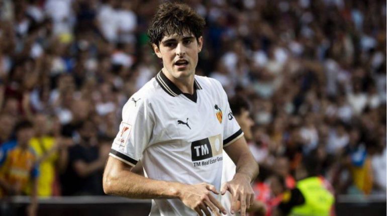 Girona present record-breaking €20m offer to Valencia for 21-year-old ...