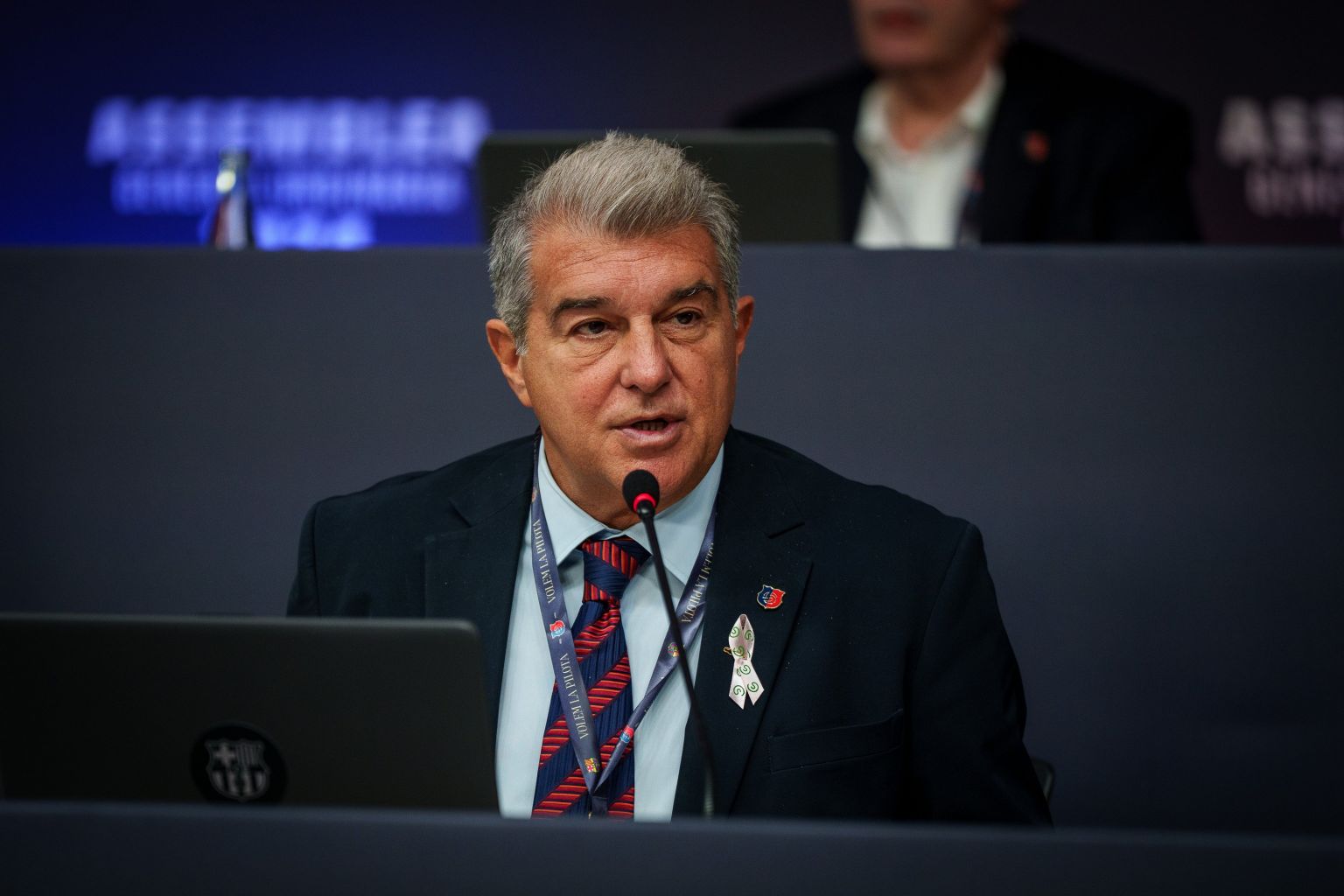 Barcelona to sign shirt sponsor agreement despite human rights concerns
