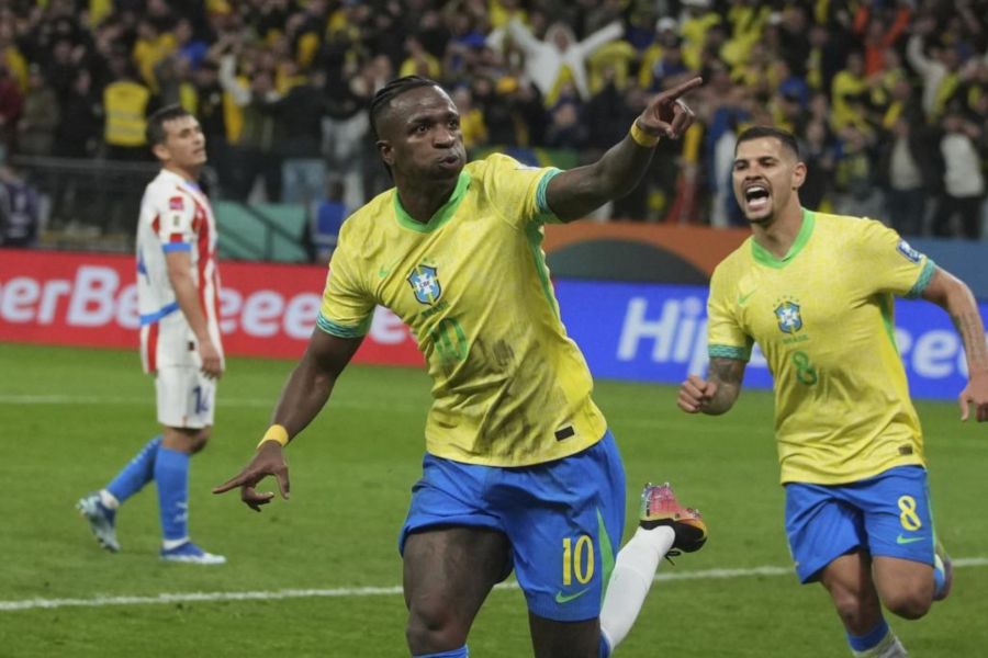Real Madrid's Vinicius leaves pitch injured a week before Club World Cup