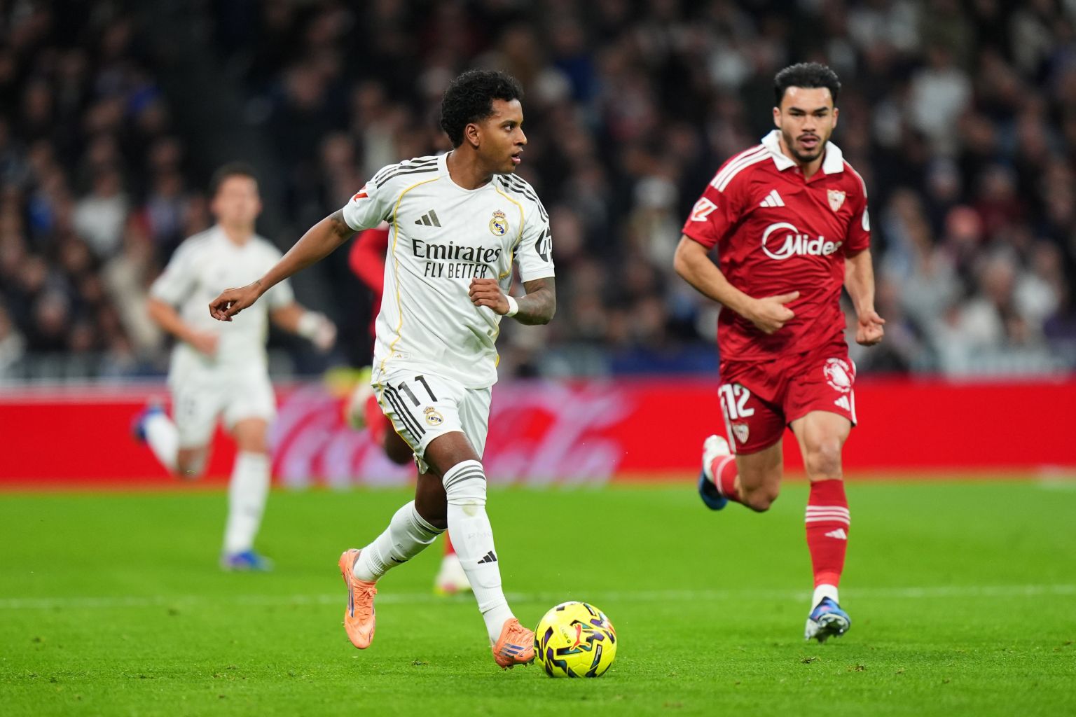 Real Madrid star in talks to hire new agent with view to 2026 exit ...